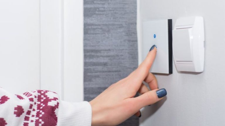 How to Control Lights Away From Home? - 3 Ways to Do It